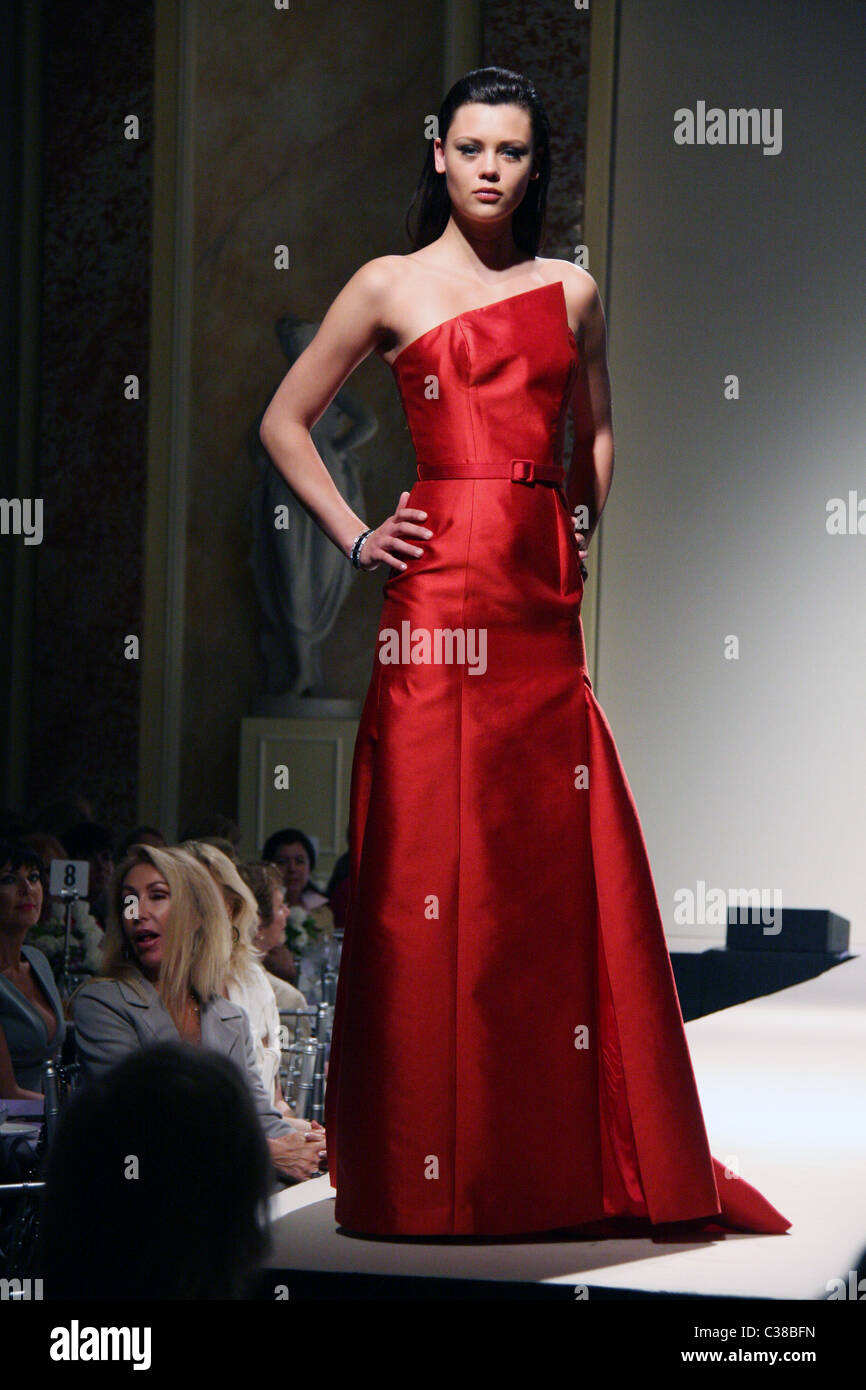 Jessica Motzkus from Germanys Next Top Model The Colleagues 21st annual ...