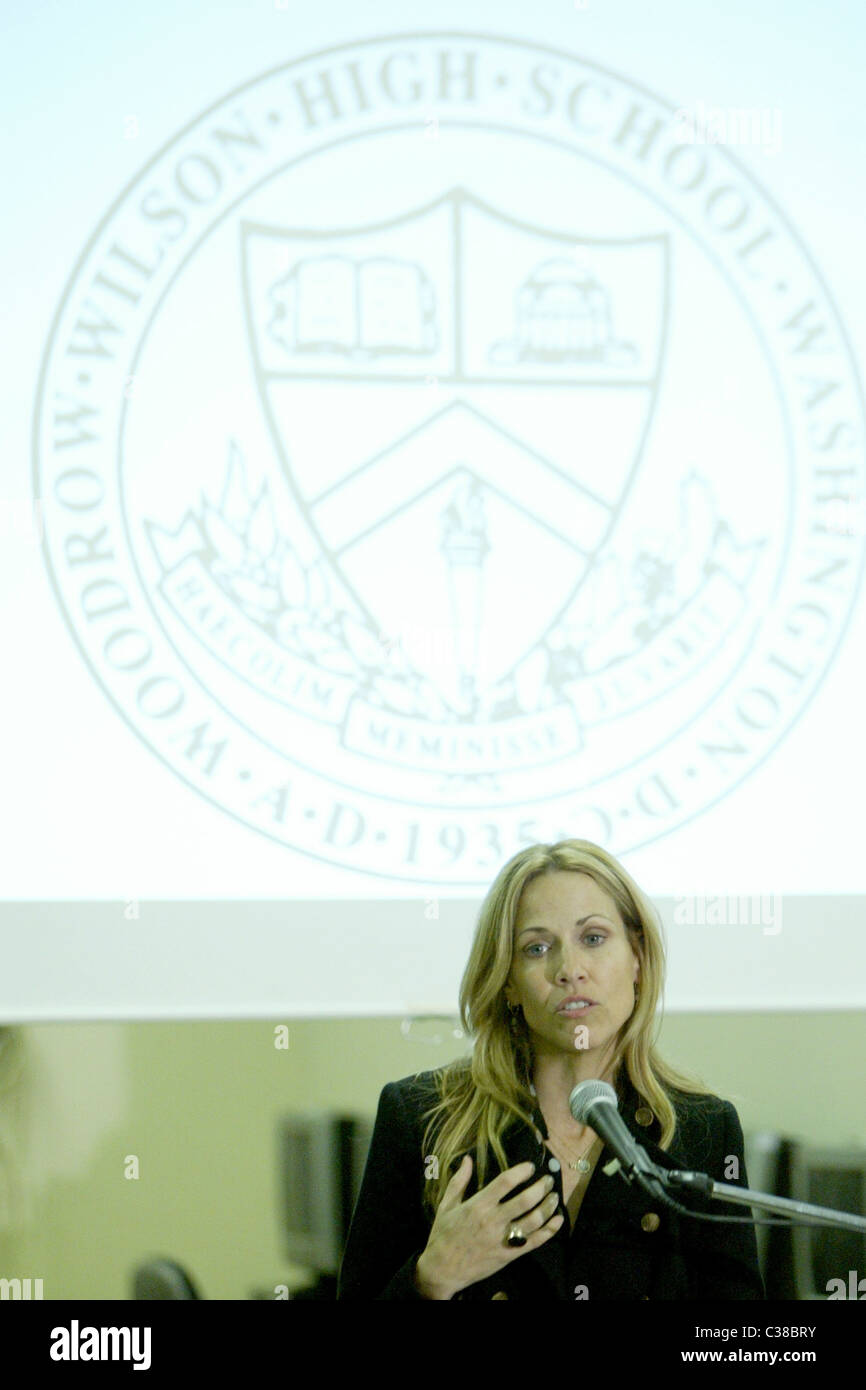 Sheryl Crow speaking to students at Woodrow Wilson Senior High School ...
