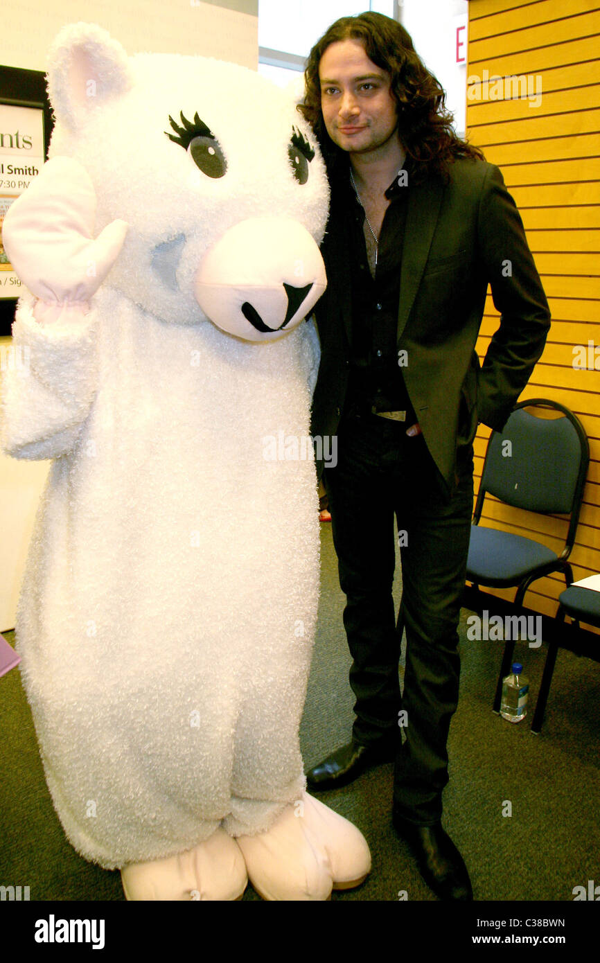 Constantine Maroulis Book launch and reading of 'Loukoumi's Good Deeds ...