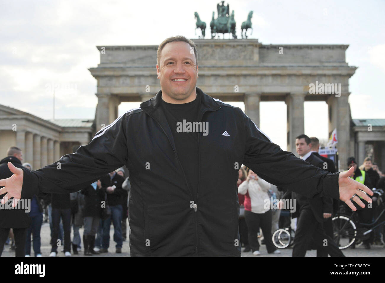 Der kaufhaus cop 2 hi-res stock photography and images - Alamy