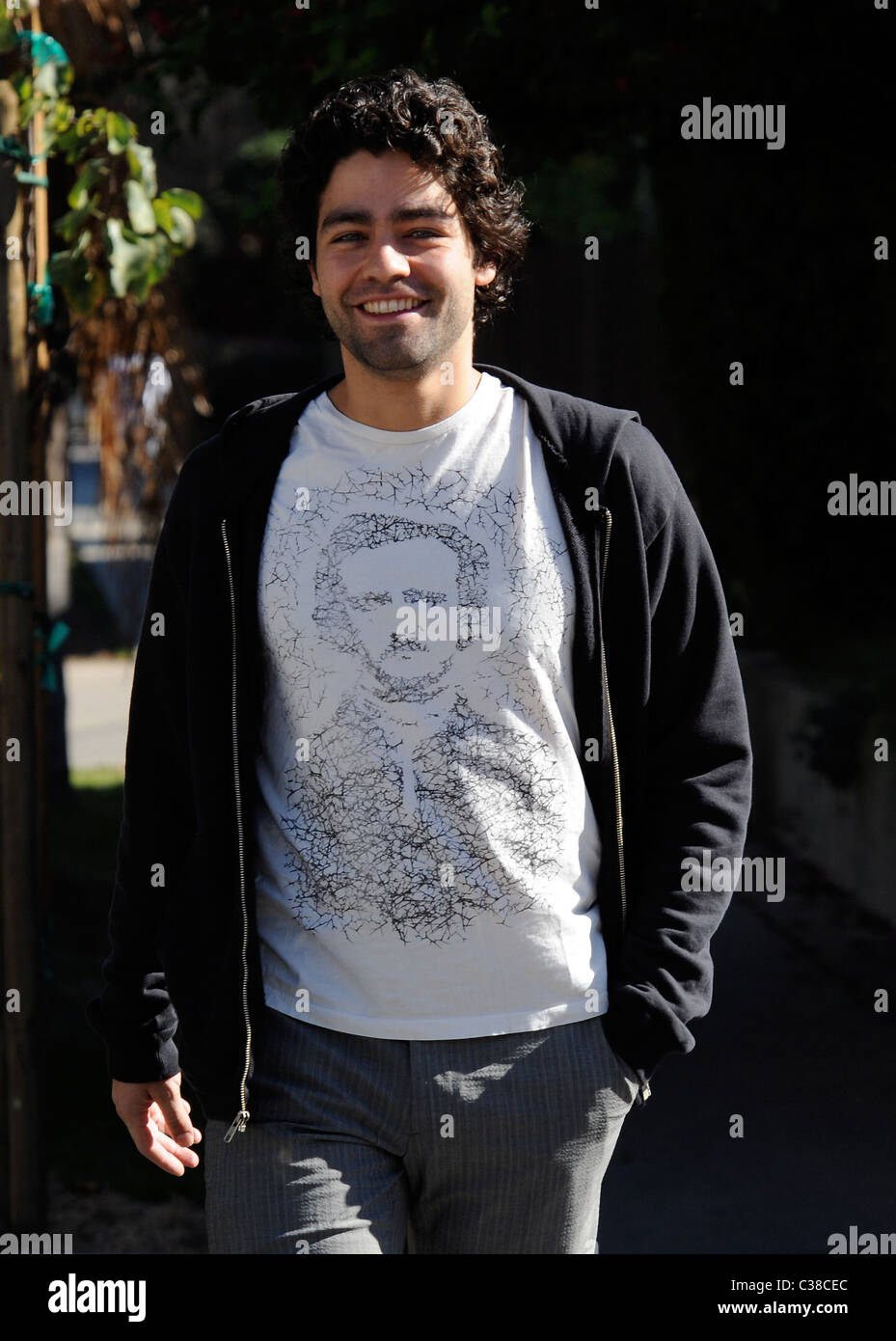 Entourage' star Adrian Grenier going for breakfast in Los Feliz with ...
