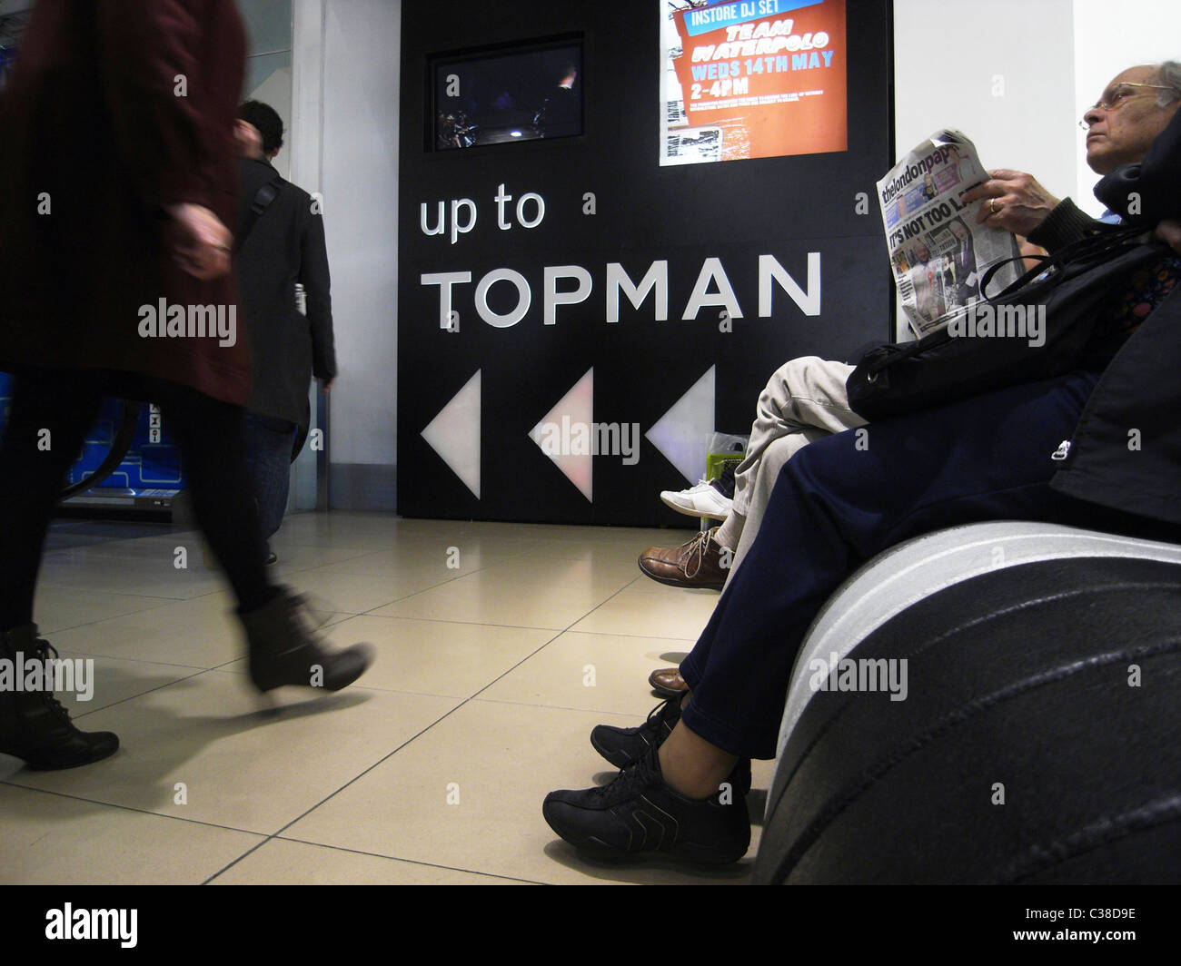 Topshop store interior hi-res stock photography and images - Alamy