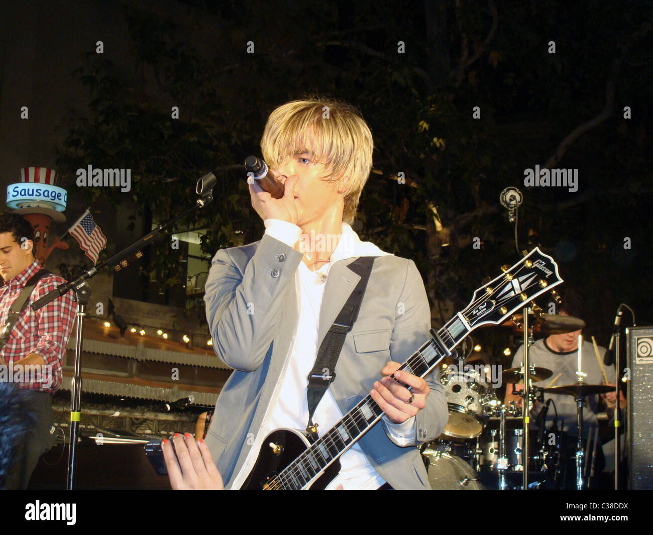 ABC's 'Dancing with the Stars' professional dancer Derek Hough performs ...