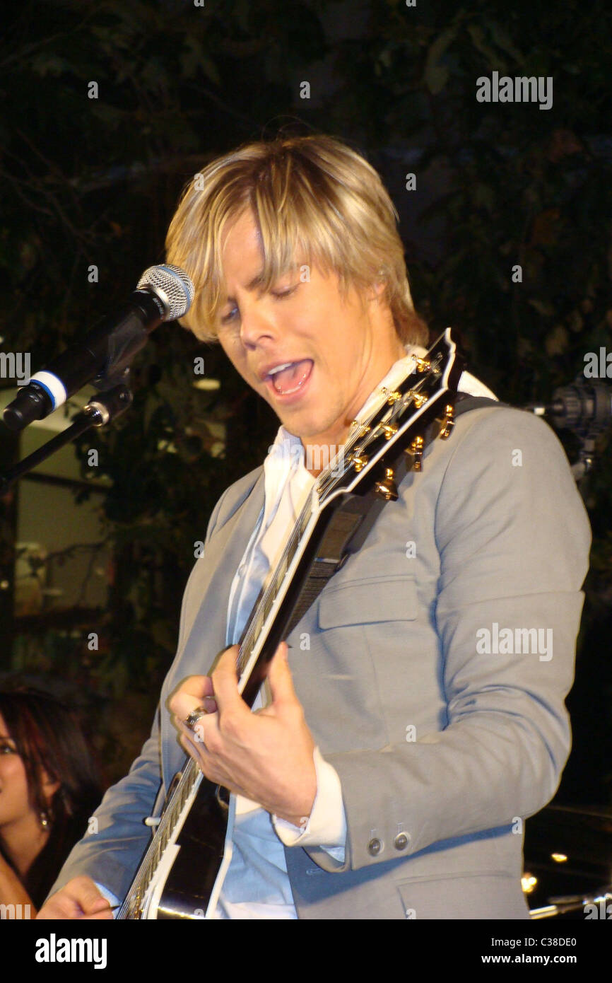 ABC's 'Dancing with the Stars' professional dancer Derek Hough performs ...