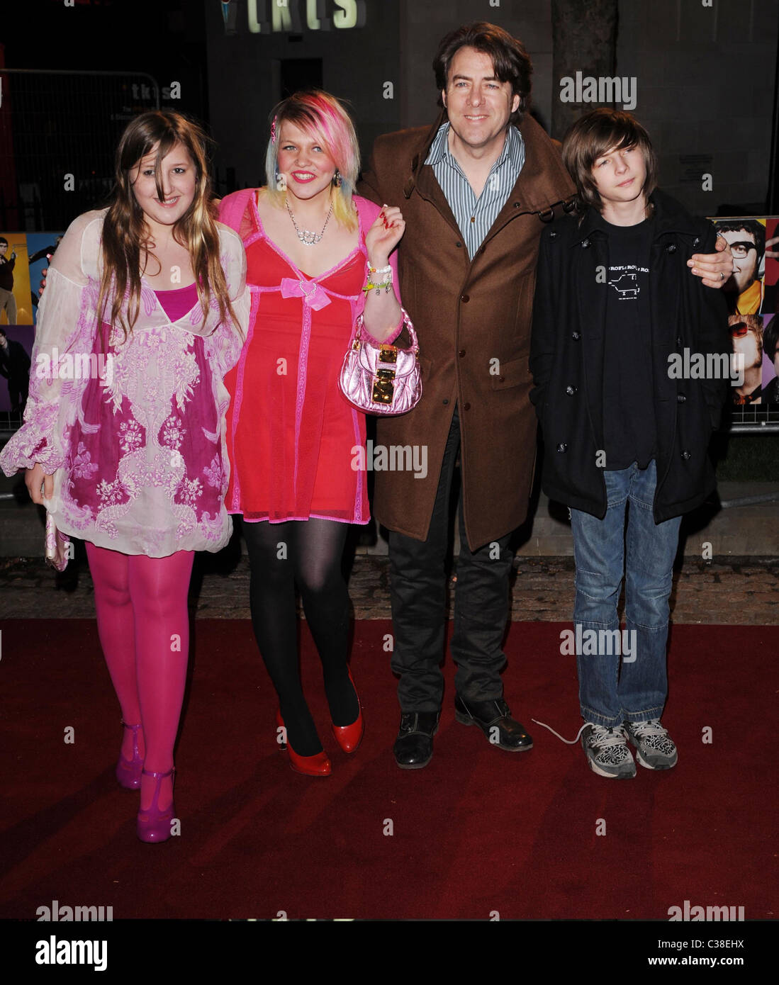 Jonathan Ross and kids Honey Kinny, Betty Kitten and Harvey Kirby World ...