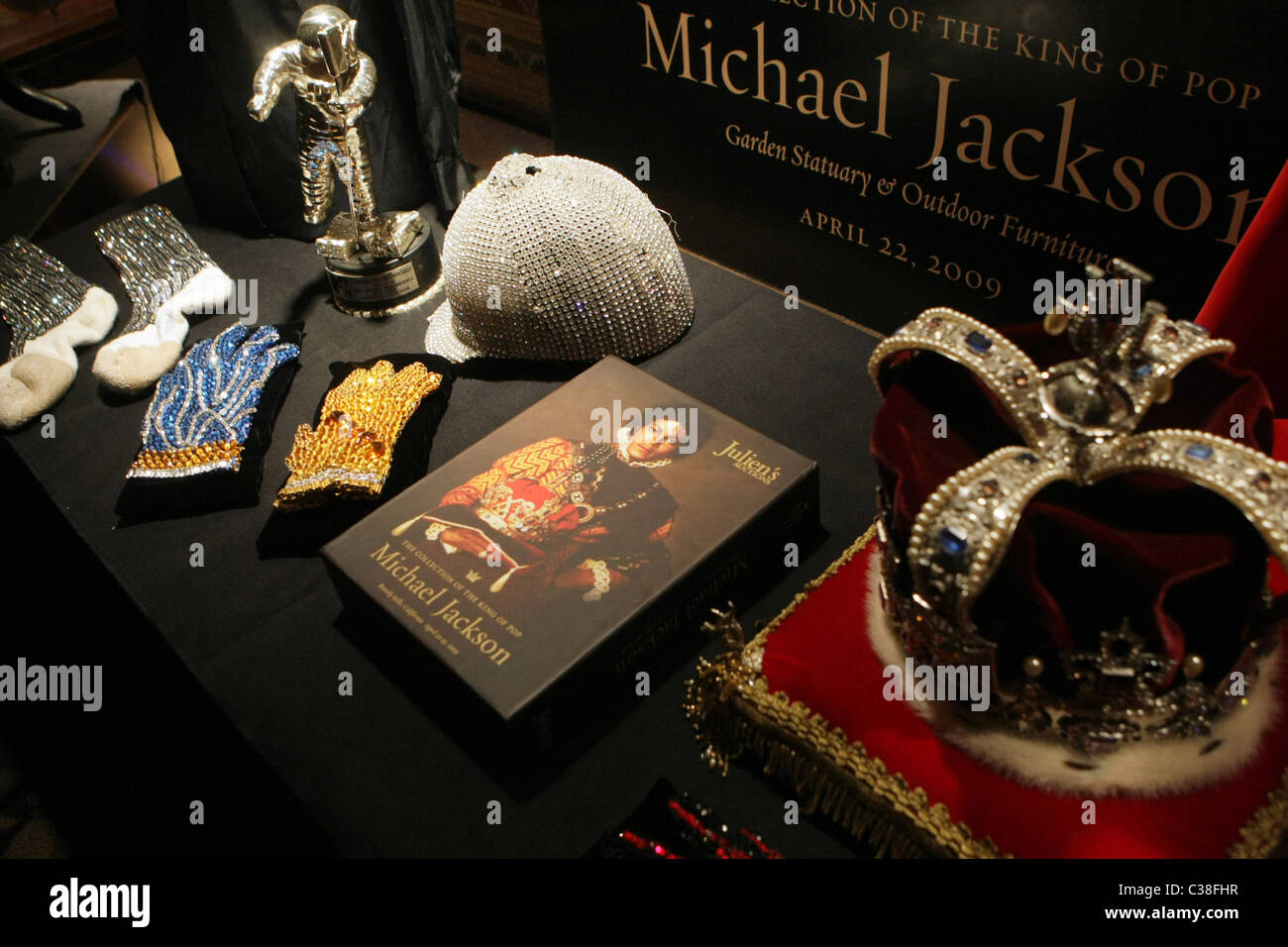Michael jackson memorabilia hi-res stock photography and images - Alamy