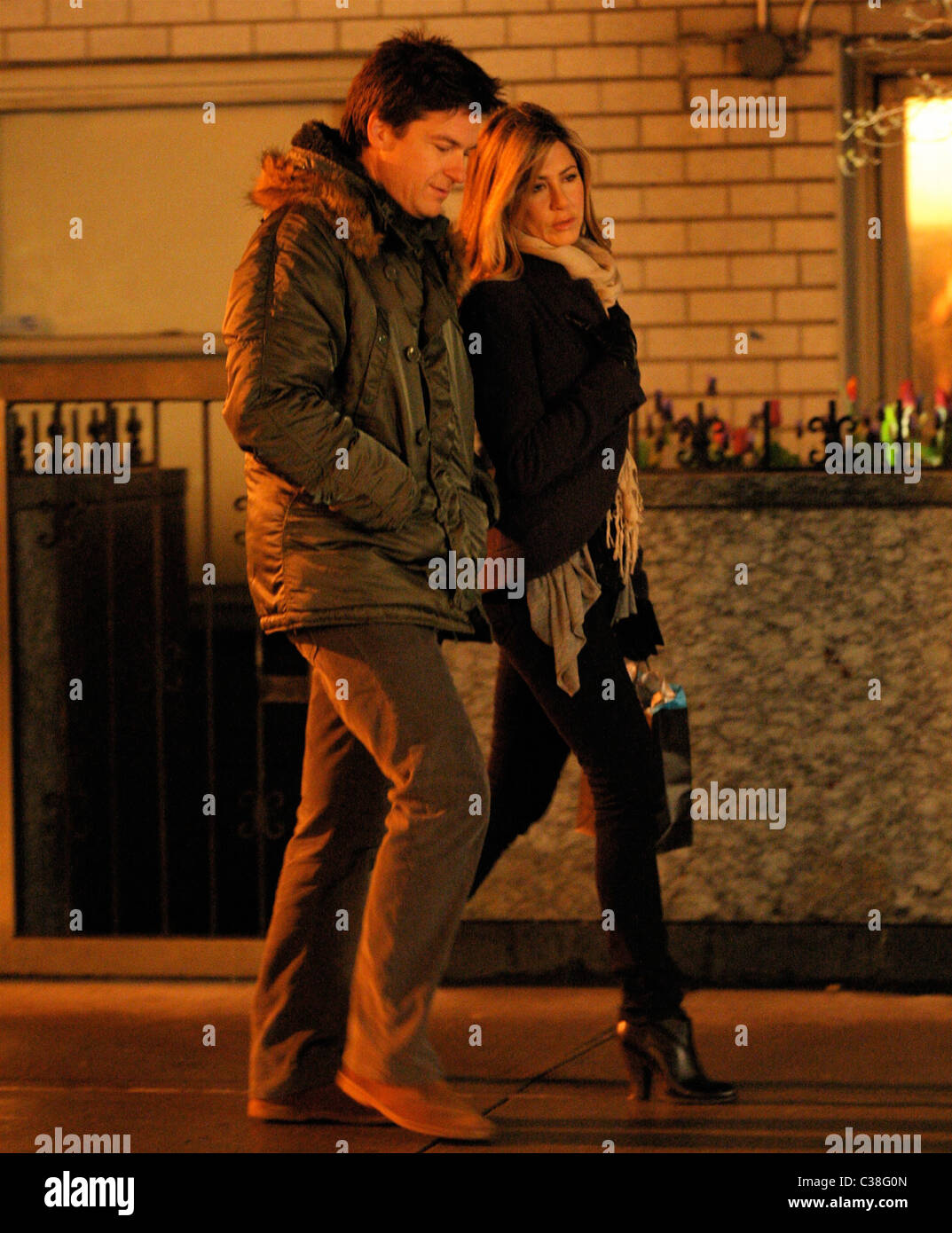 Jason Bateman and Jennifer Aniston on the set of their new film 'The ...