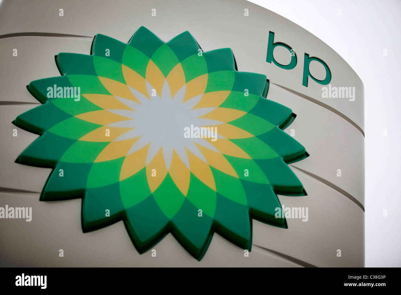 Bp logo hi-res stock photography and images - Alamy