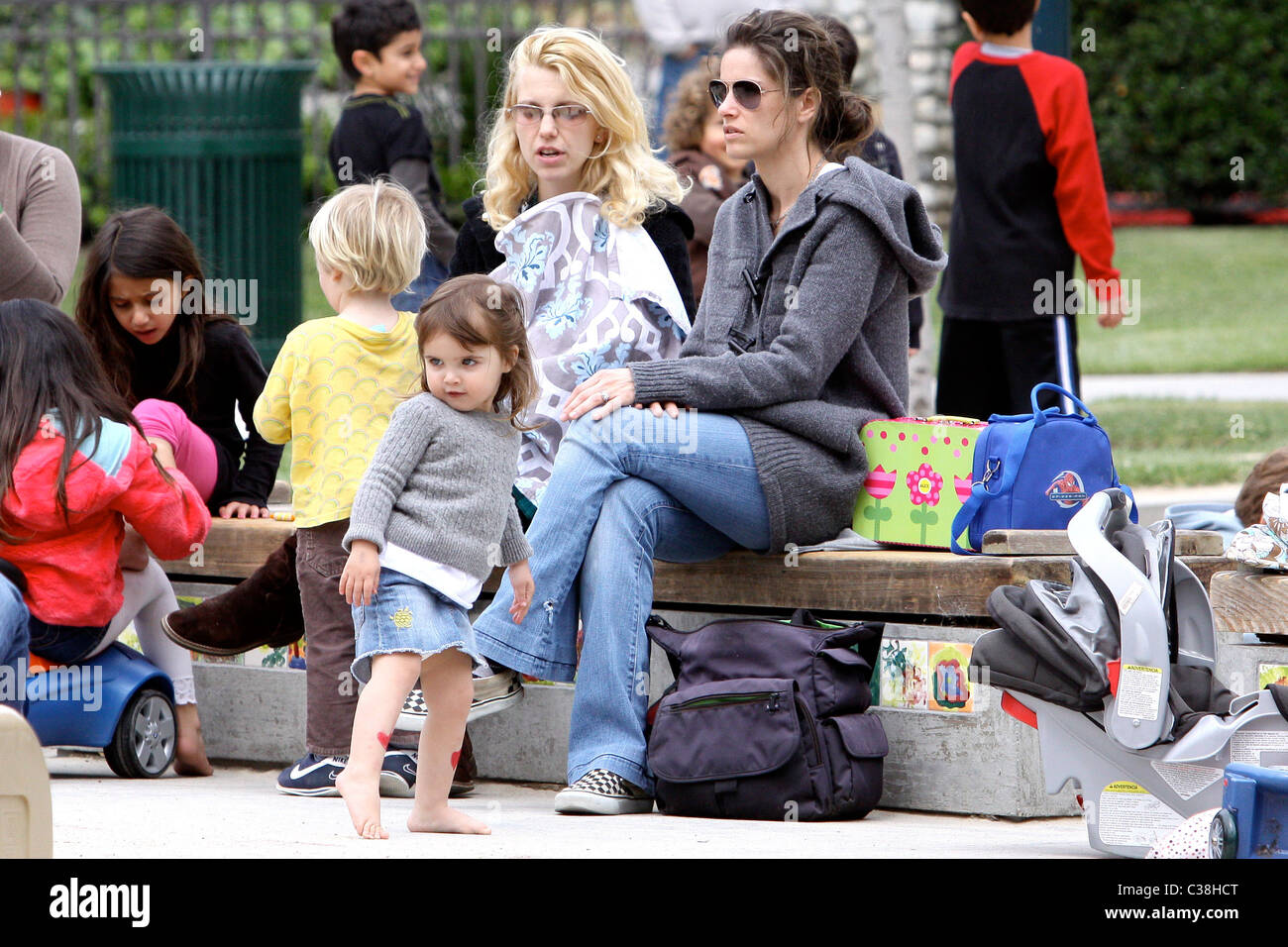Amanda Peet Family