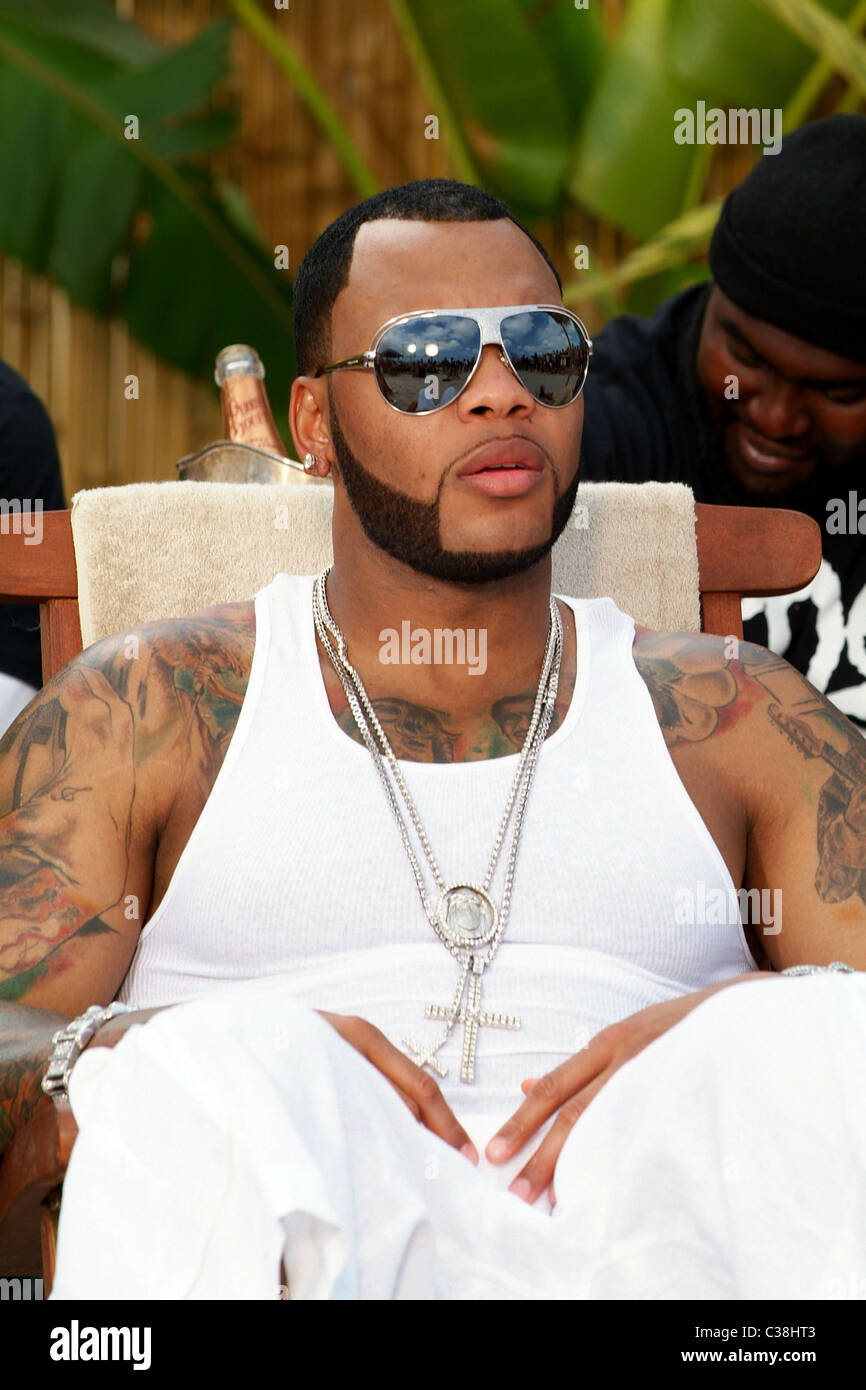 Flo Rida on the set of his new music video. Miami Beach, Florida - 10. ...