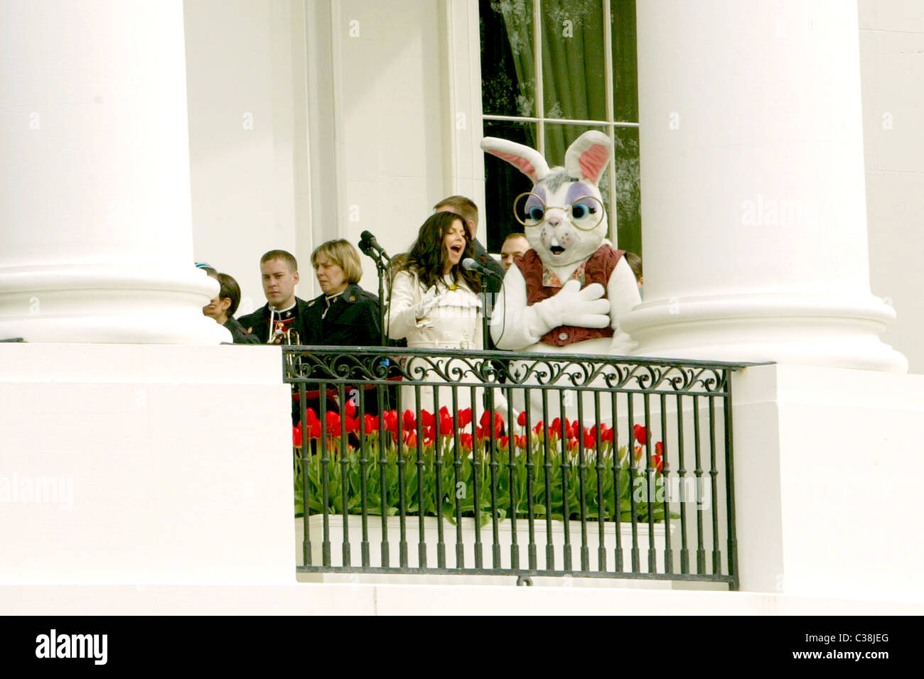 Easter bunny annual egg hi-res stock photography and images - Alamy