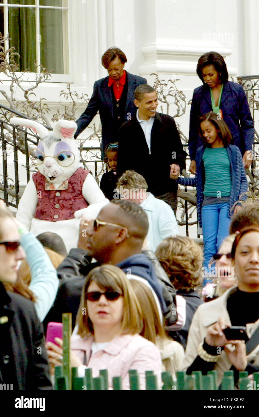 Easter Bunny, Sasha Obama, Marian Shields Robinson, President Barack ...