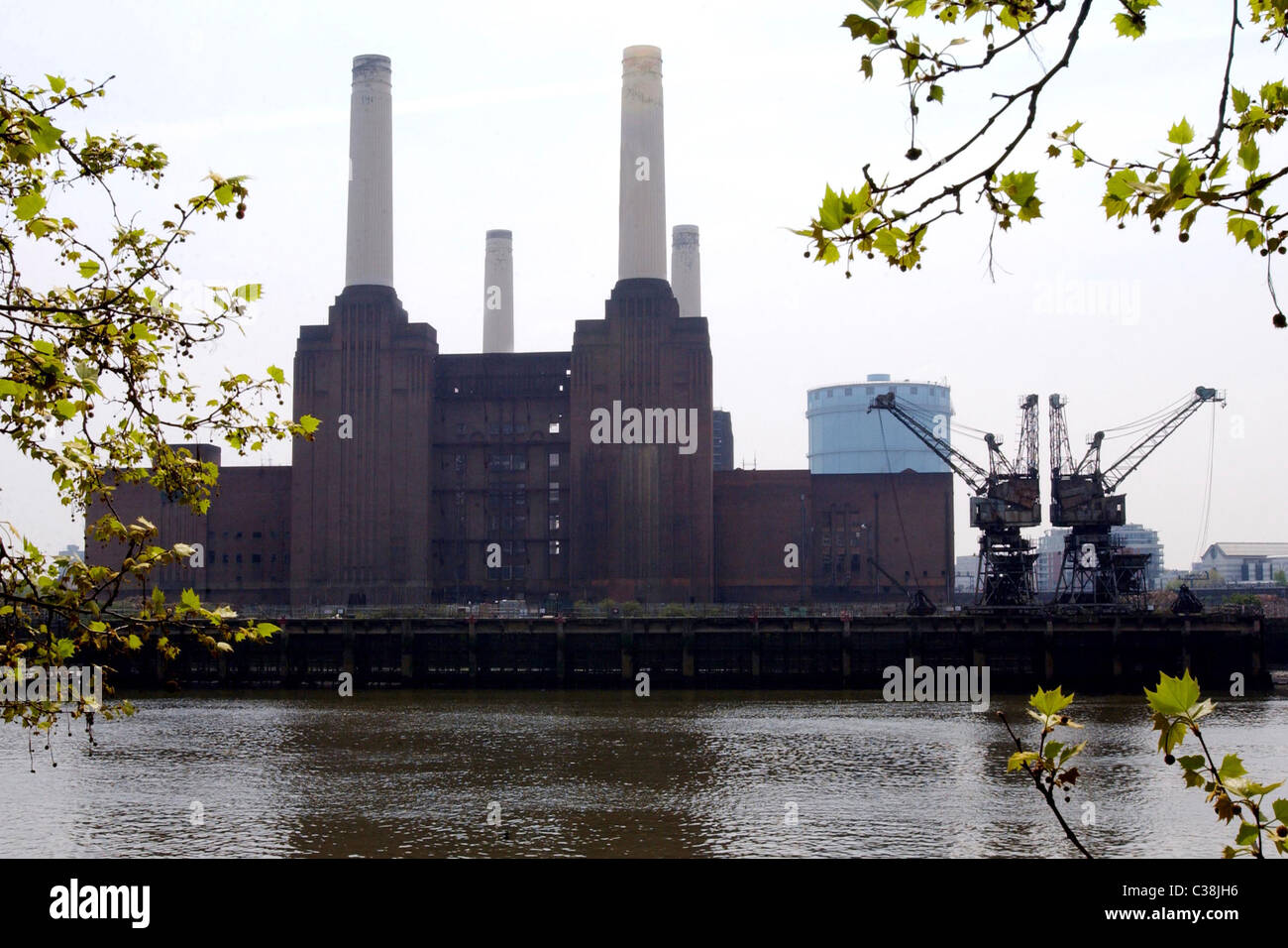 Batter sea power station hi-res stock photography and images - Alamy