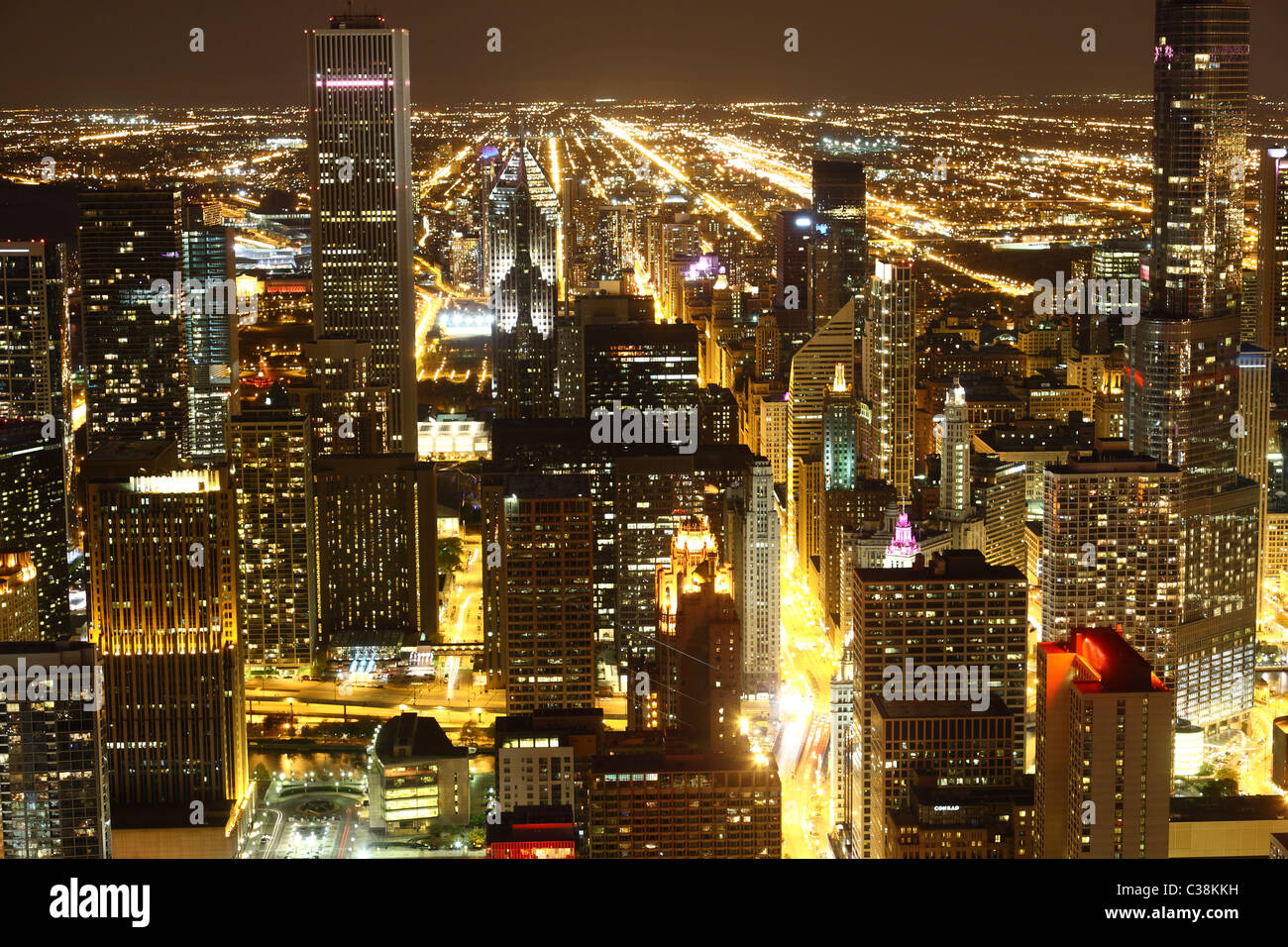 Chicago night skyline hi-res stock photography and images - Alamy