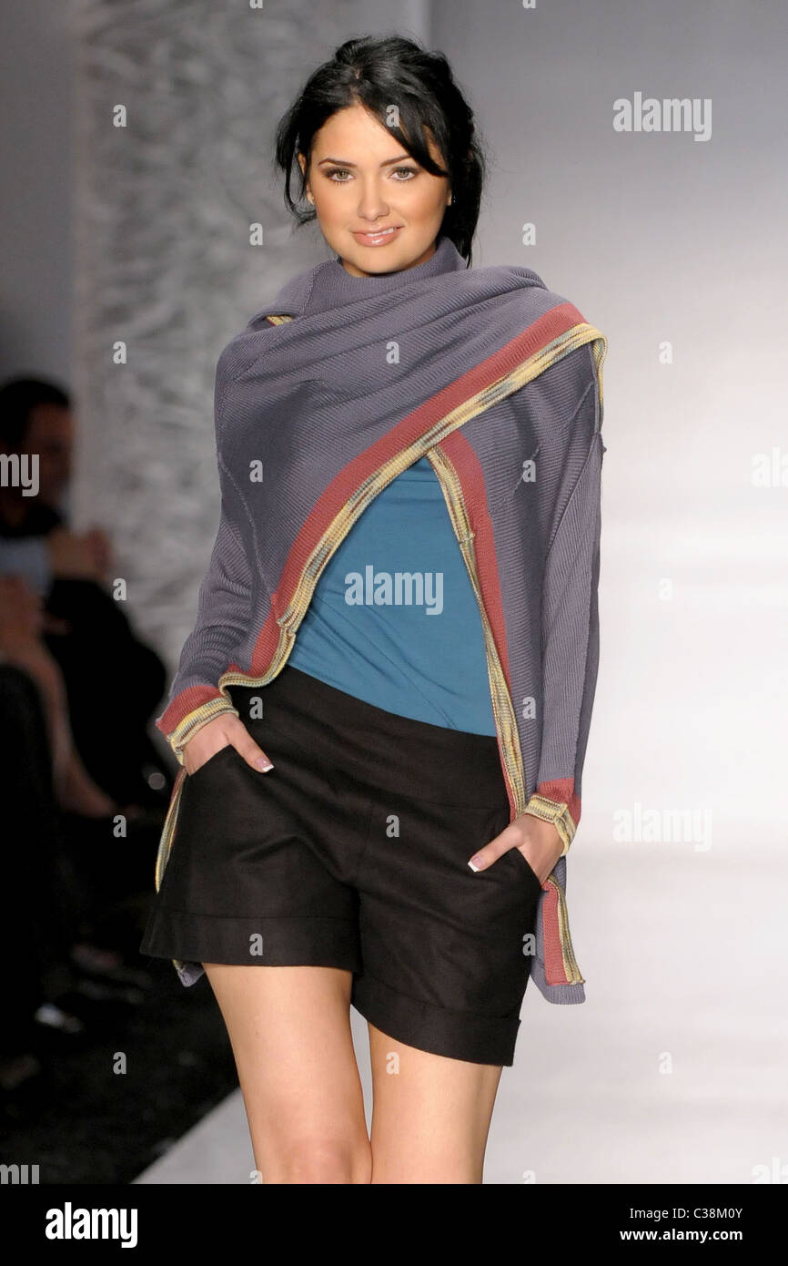 Model Funkshion: Fashion Week - Lara Miller - Runway Miami Beach ...