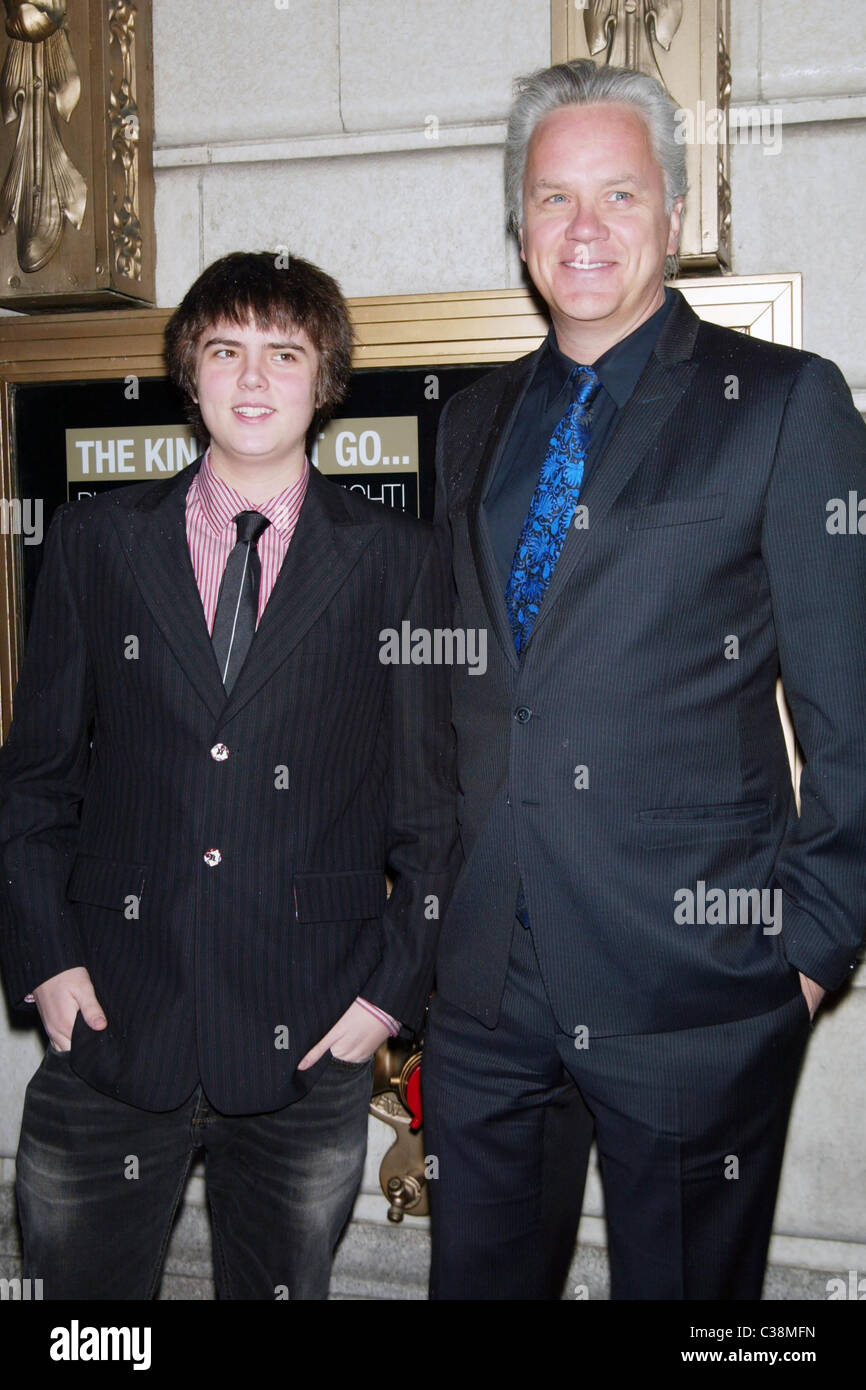 Miles robbins dad tim robbins hi-res stock photography and images - Alamy