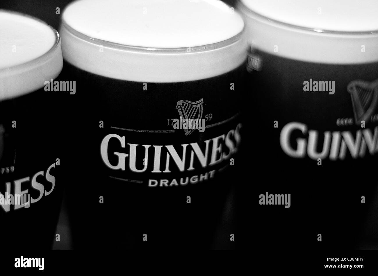 Guiness logo hi-res stock photography and images - Alamy