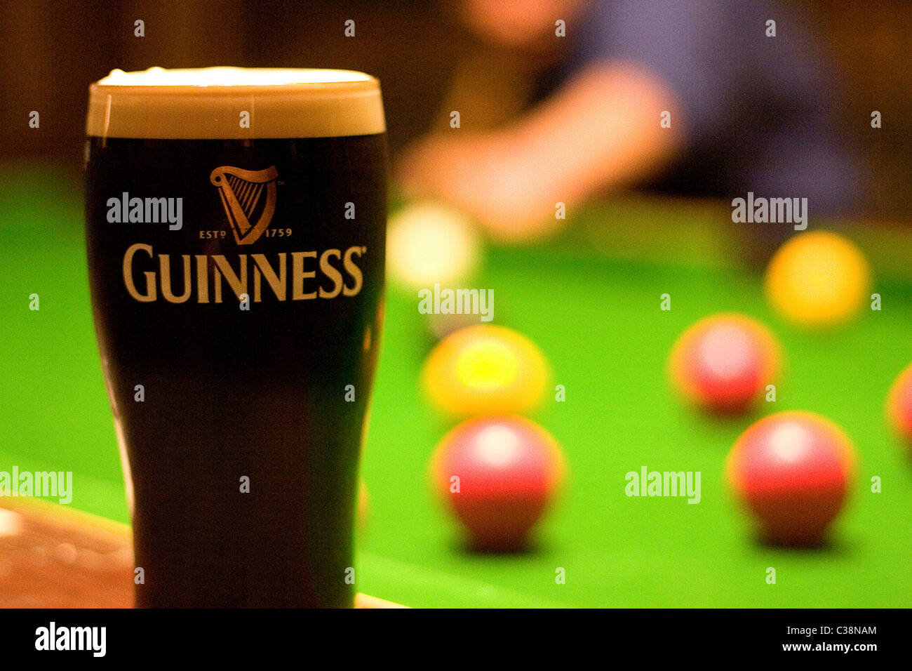 Customers enjoy guinness in sissy hi-res stock photography and images ...