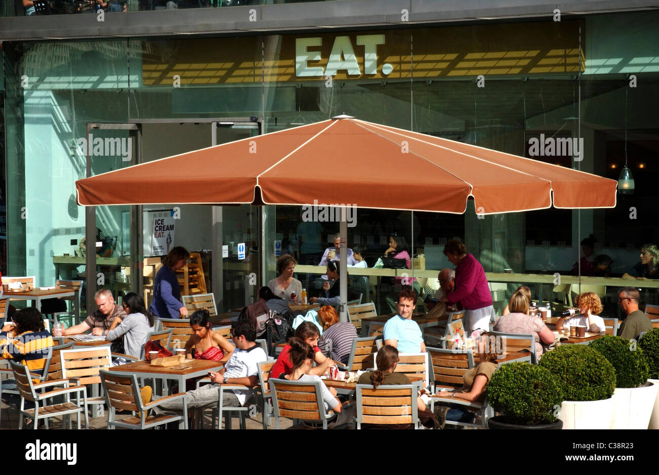 Eat in customers hi-res stock photography and images - Alamy