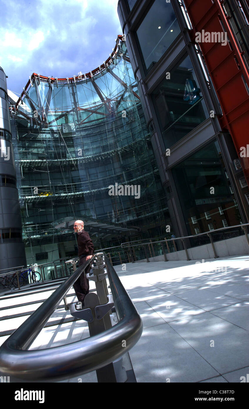 Channel 4 studios hi-res stock photography and images - Alamy