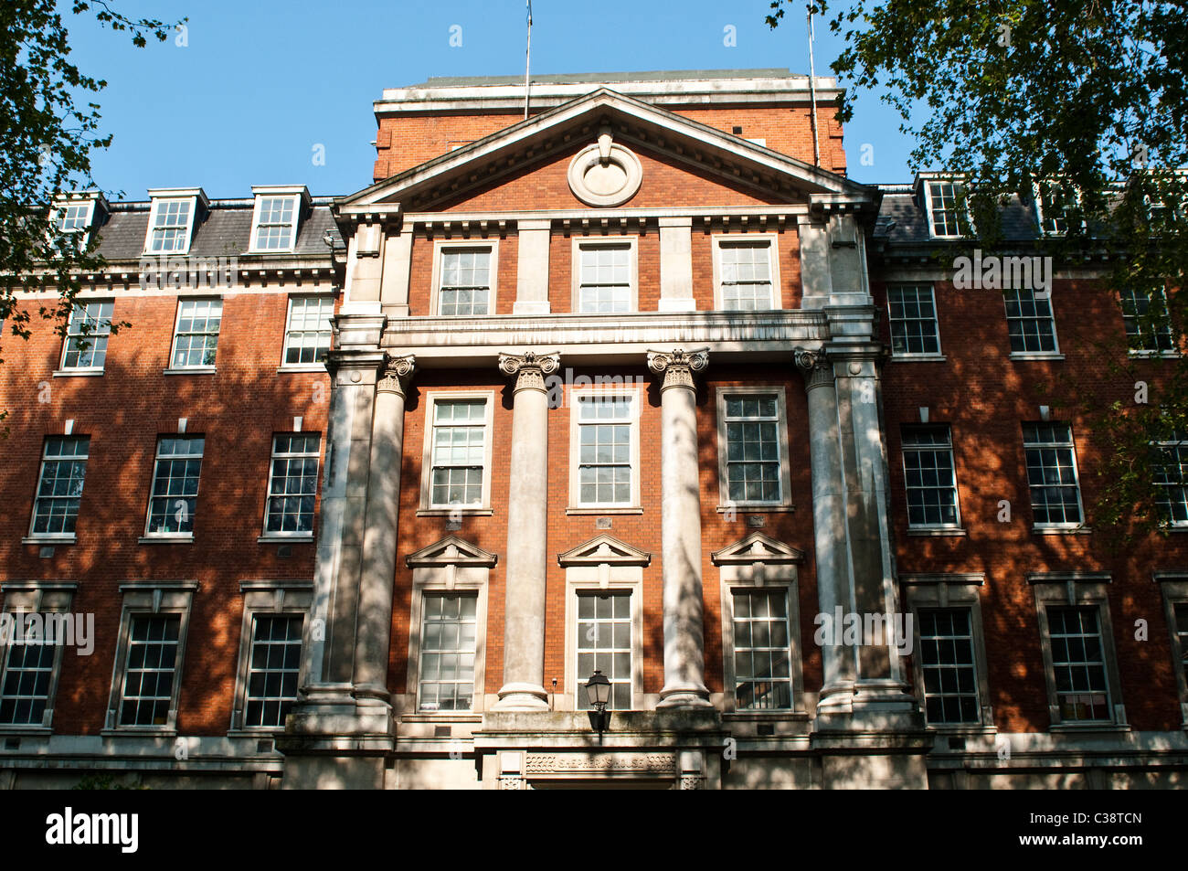 Kings college london guys campus hi-res stock photography and images ...