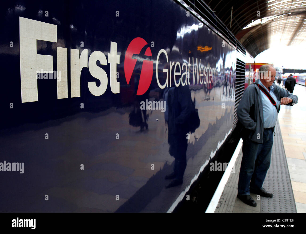 First Great Western Train Paddington Station High Resolution Stock ...