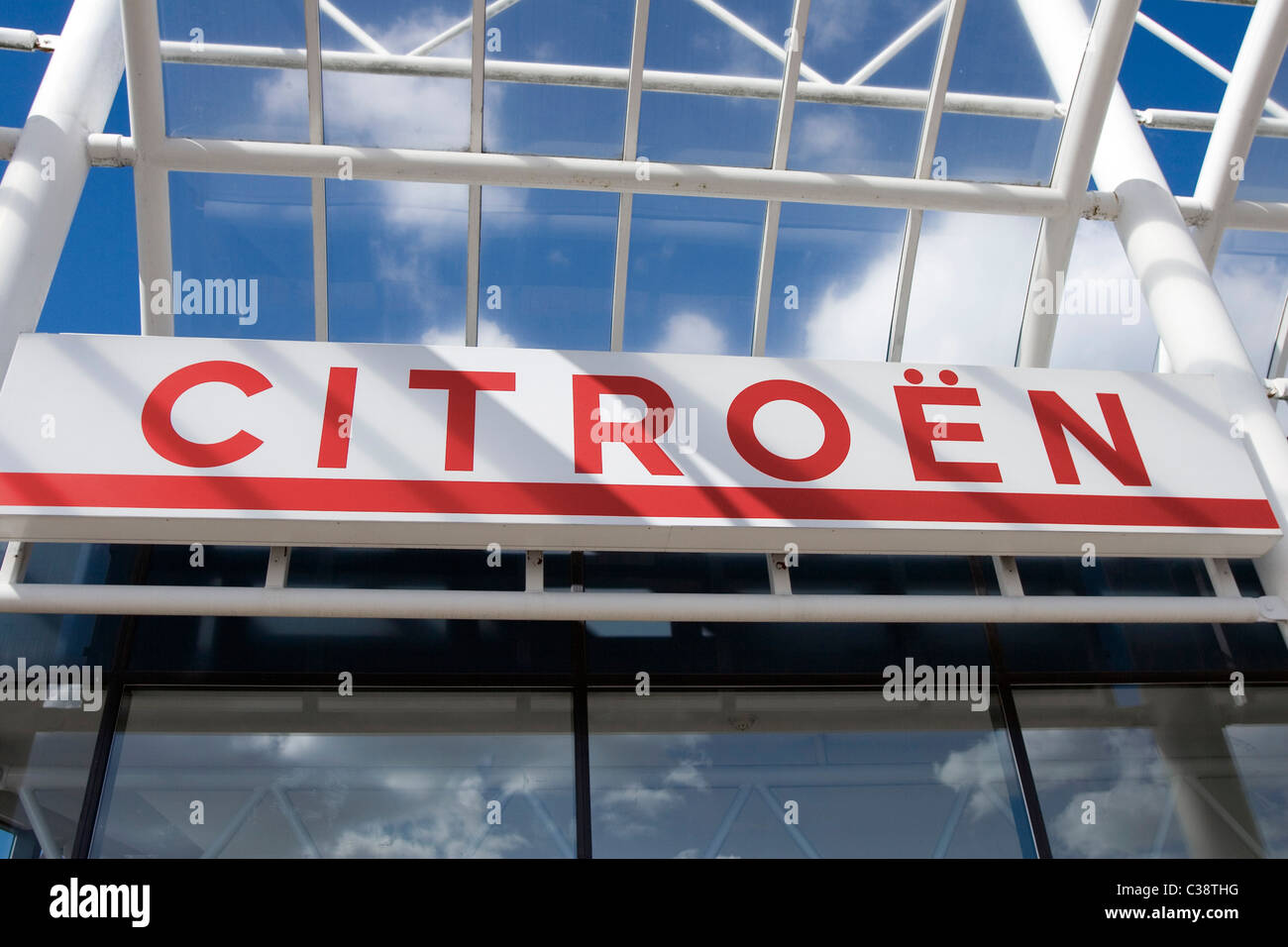 Citroen Sign Logo High Resolution Stock Photography and Images - Alamy