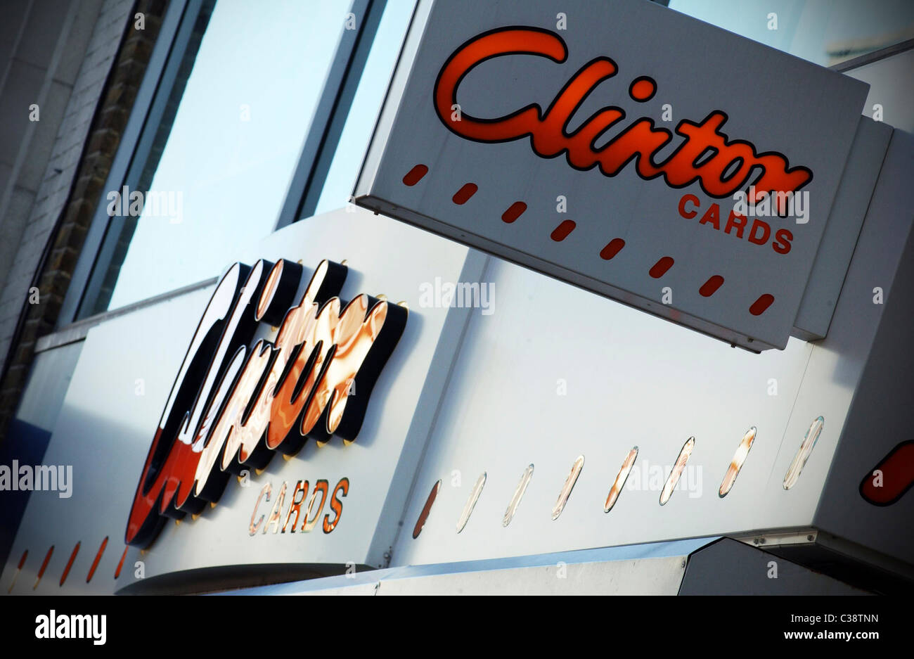 Cards store hi-res stock photography and images - Alamy