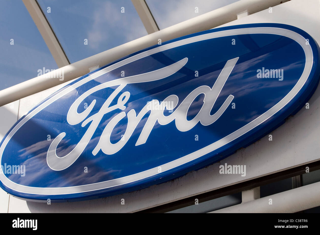 Ford sign hi-res stock photography and images - Alamy