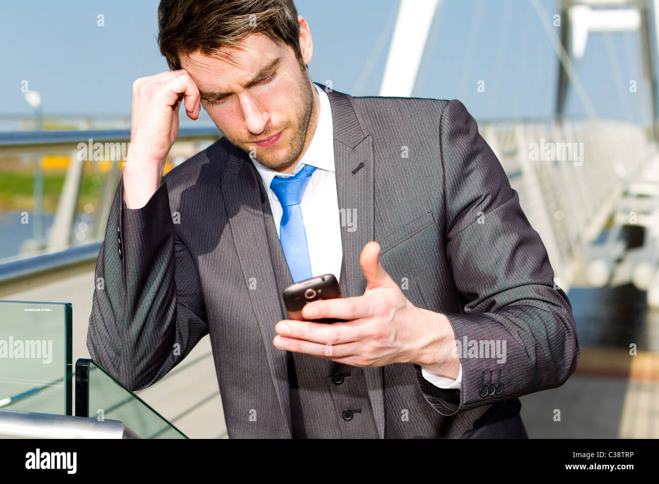 Abusive man on phone hi-res stock photography and images - Alamy