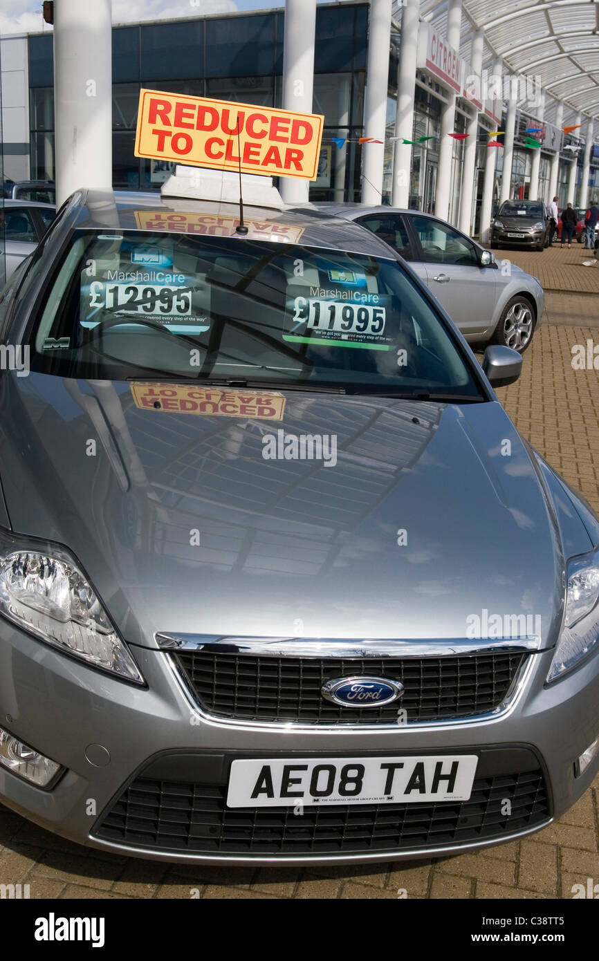 Car sold sign hi-res stock photography and images - Alamy