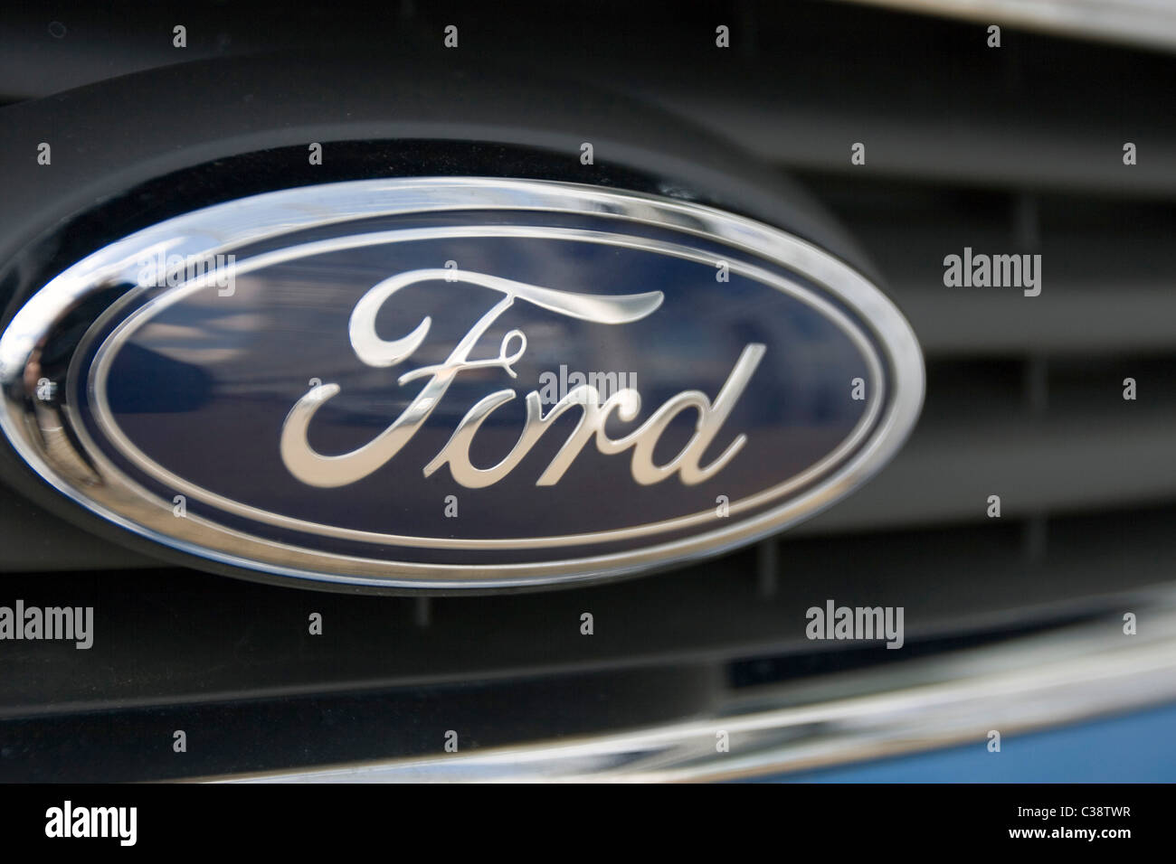 Ford badge hi-res stock photography and images - Alamy
