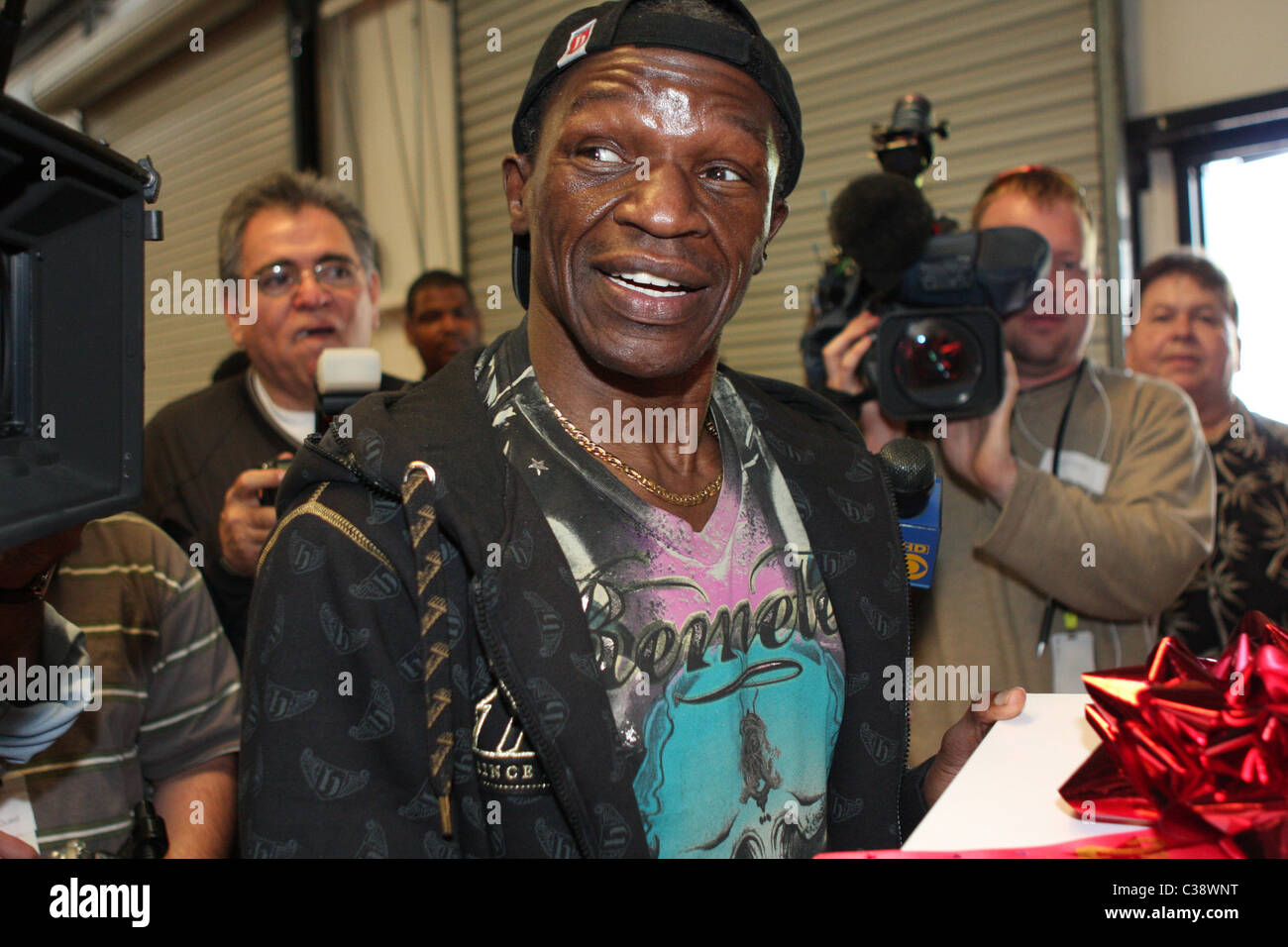 Floyd Joy Mayweather British professional boxer Ricky 'The Hitman ...