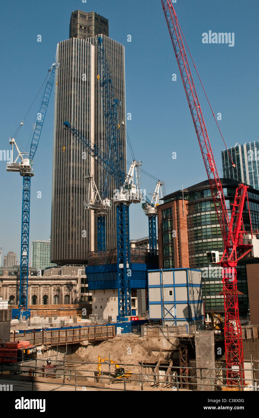 Pinnacle tower of building hi-res stock photography and images - Alamy