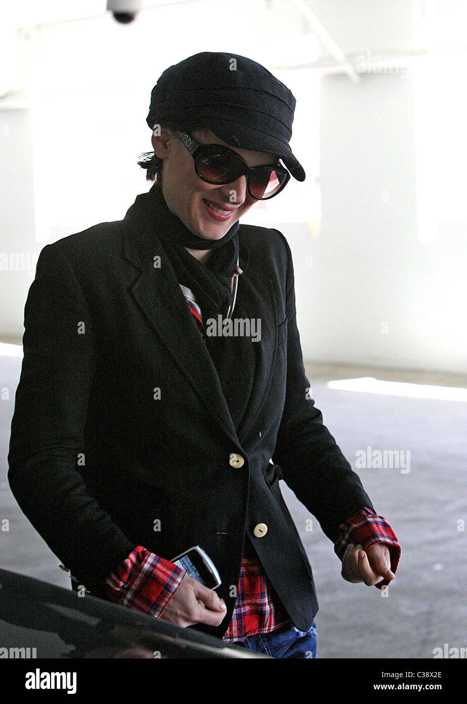 Winona Ryder spends an afternoon shopping at The Grove with a friend ...