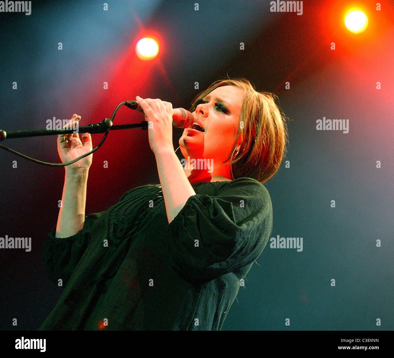Adele singer hi-res stock photography and images - Alamy