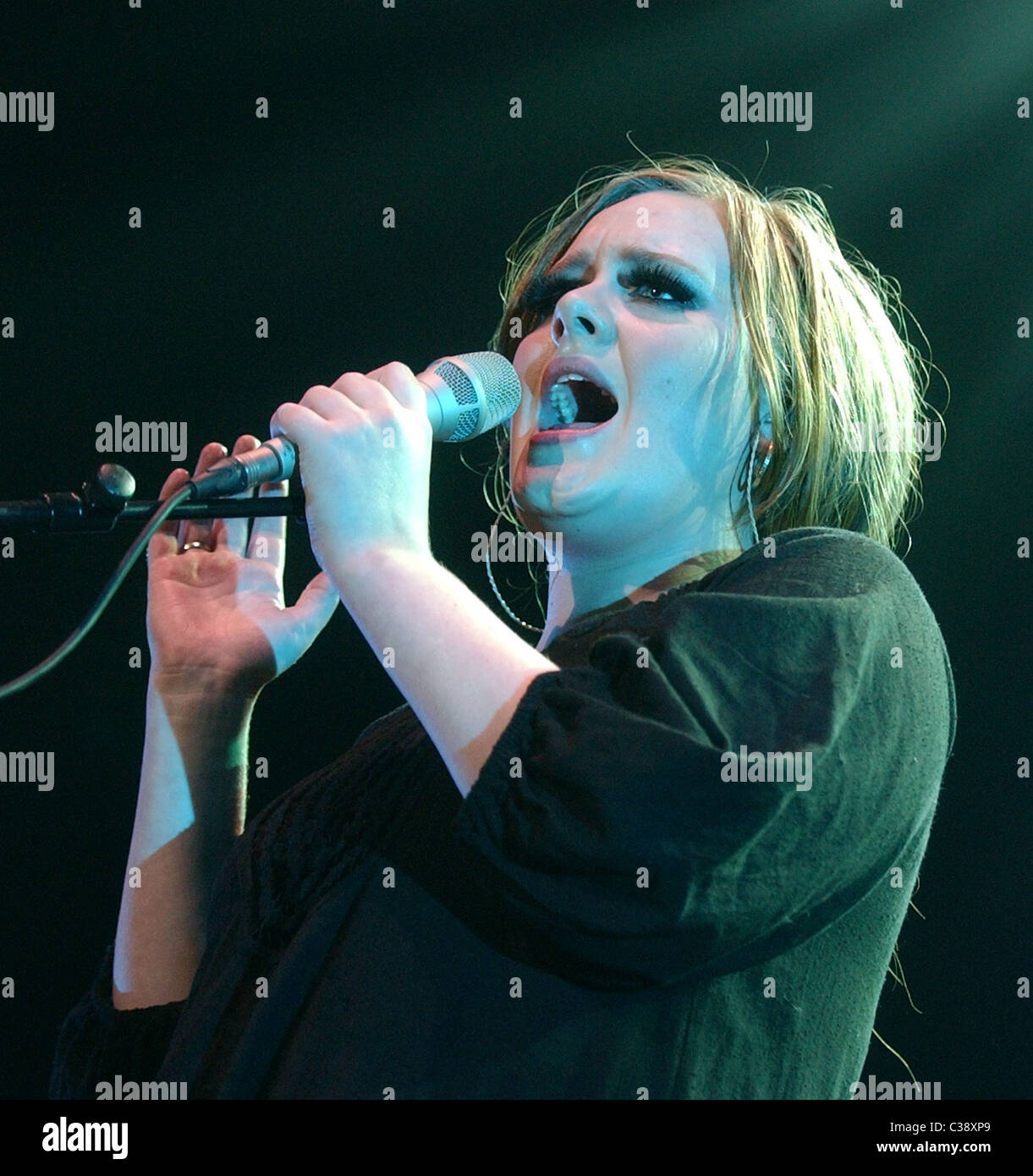 British singer adele hi-res stock photography and images - Alamy
