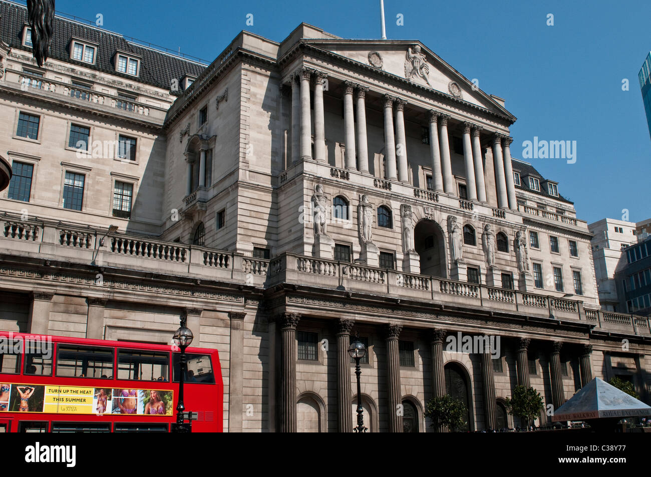 Monumental bank hi-res stock photography and images - Alamy