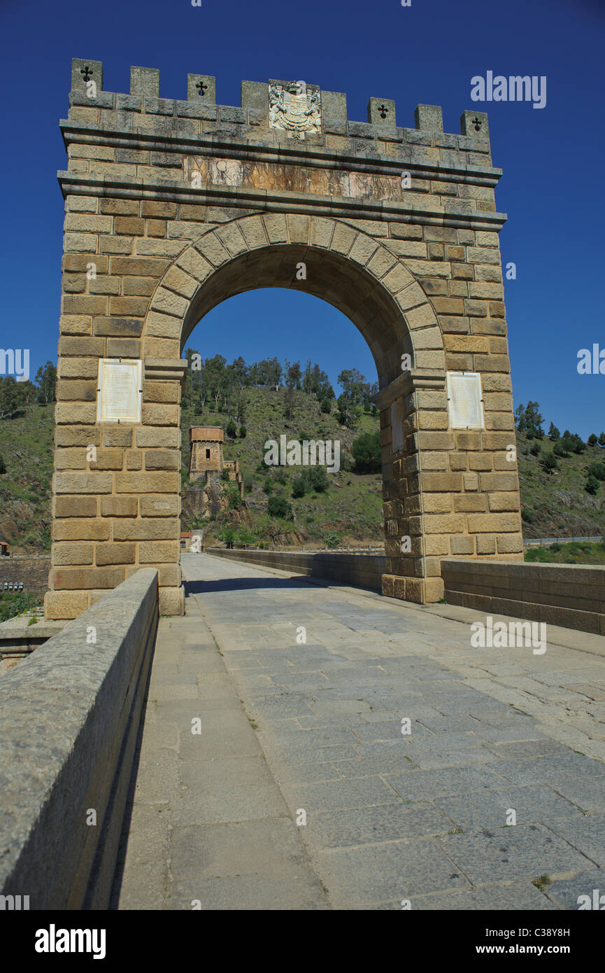 Alcantara roman bridge hi-res stock photography and images - Alamy