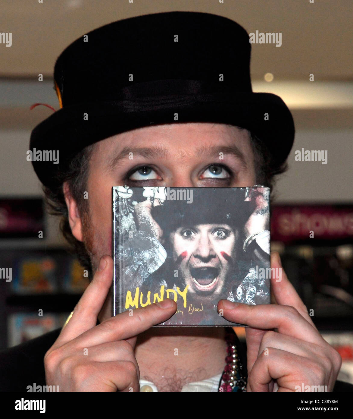 Irish singer-songwriter Mundy performs and signs copies of his new CD ...