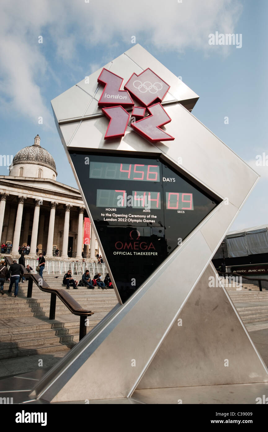 London 2012 Olympics countdown clock in Trafalgar Square in central ...