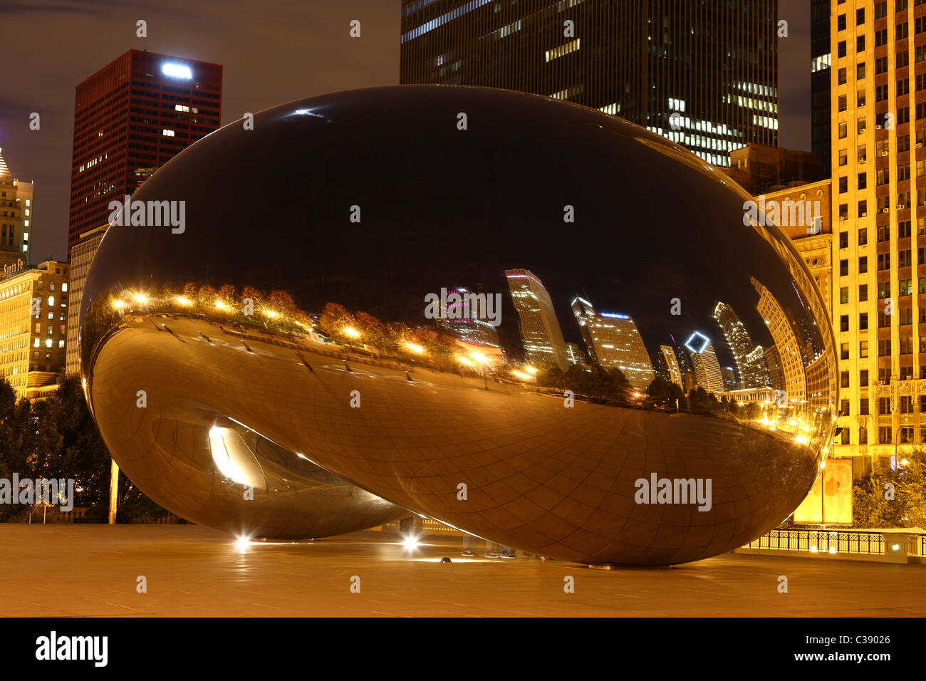 The bean cloud gate hi-res stock photography and images - Alamy