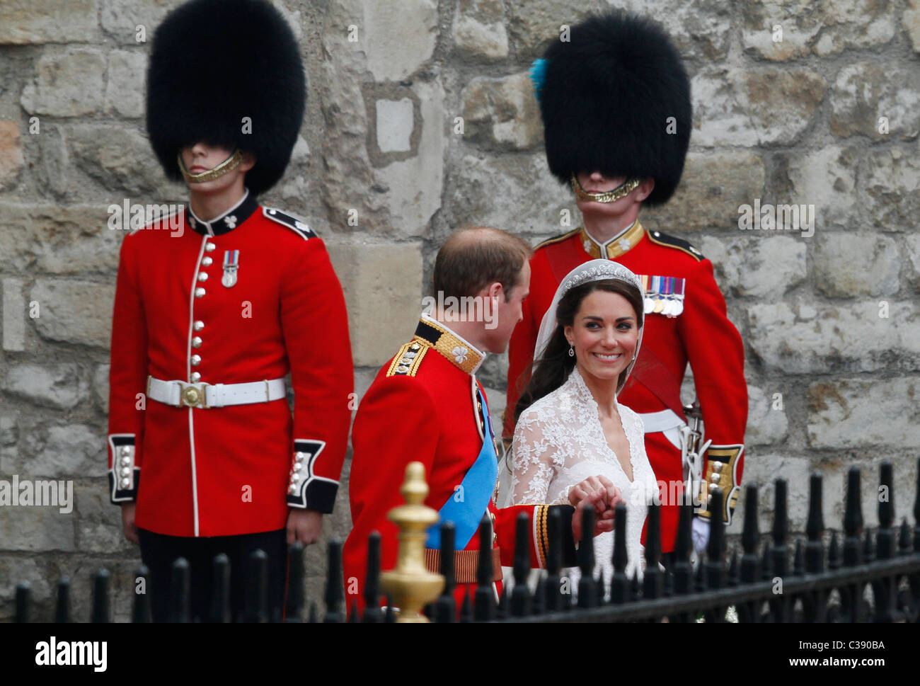 PRINCE WILLIAM & KATE MIDDLETON ROYAL WEDDING WESTMINSTER ABBEY ...