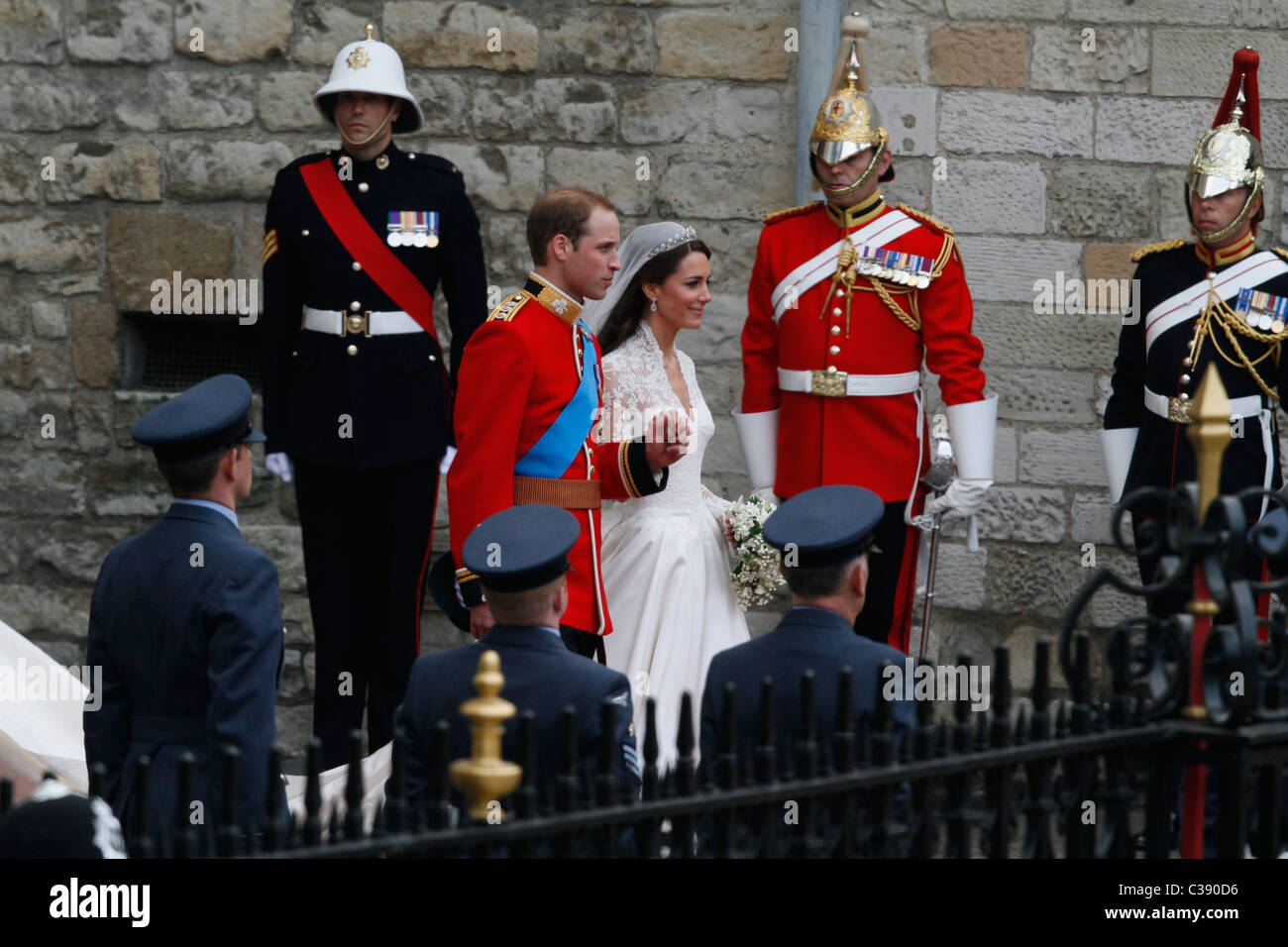 PRINCE WILLIAM & KATE MIDDLETON ROYAL WEDDING WESTMINSTER ABBEY ...