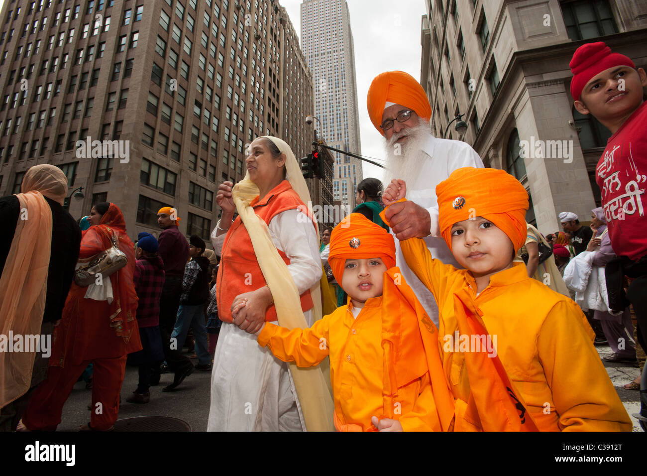 Thousands watch and participate in the 24th Annual Sikh Day Parade in ...