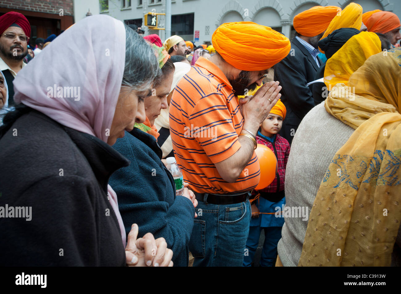 Thousands watch and participate in the 24th Annual Sikh Day Parade in ...