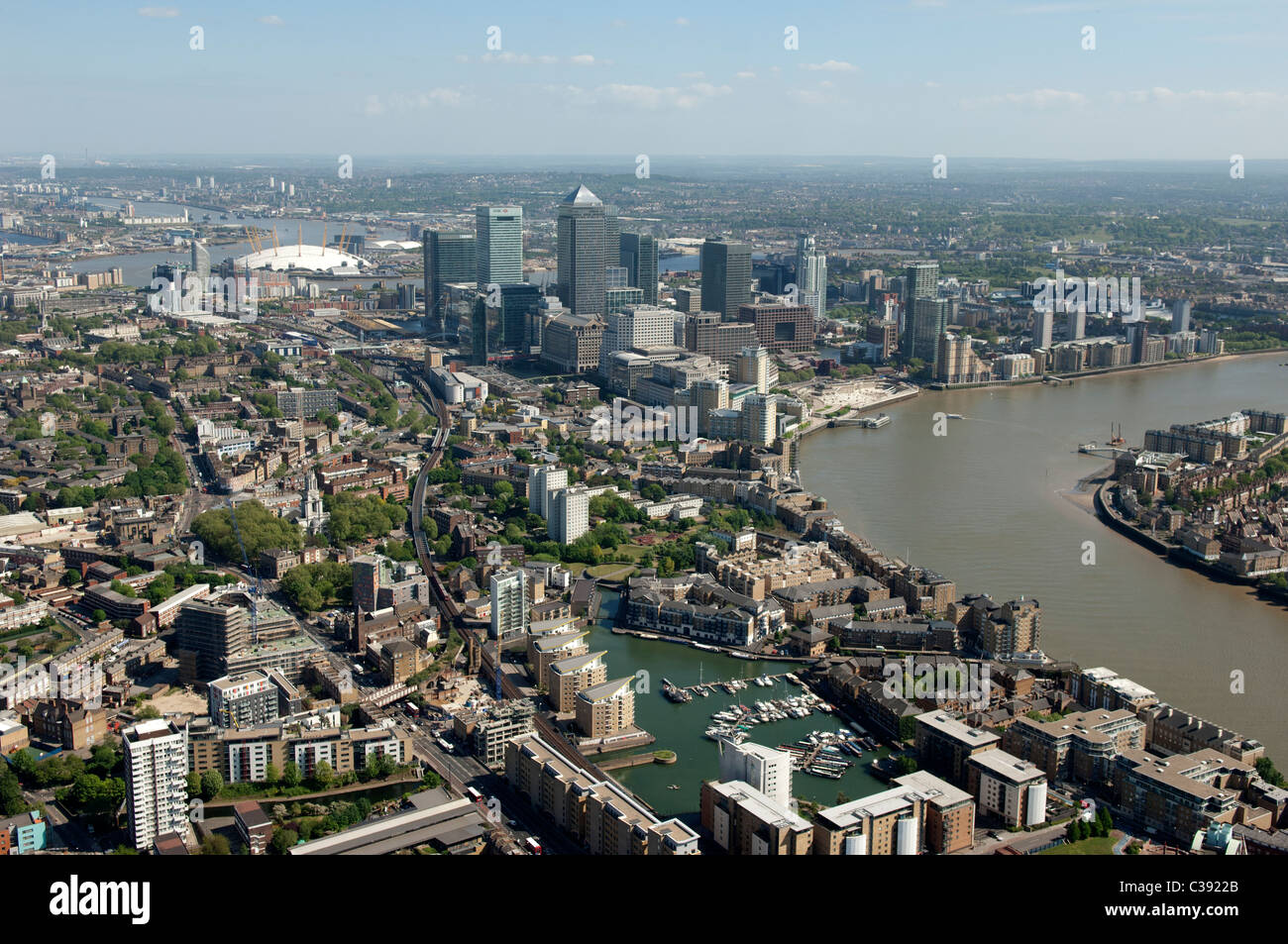 Wapping wharf houses High Resolution Stock Photography and Images - Alamy