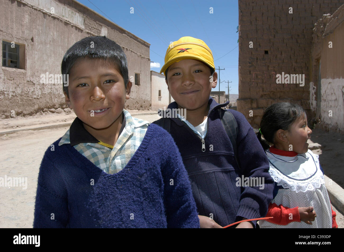Boys in school bolivia hi-res stock photography and images - Alamy