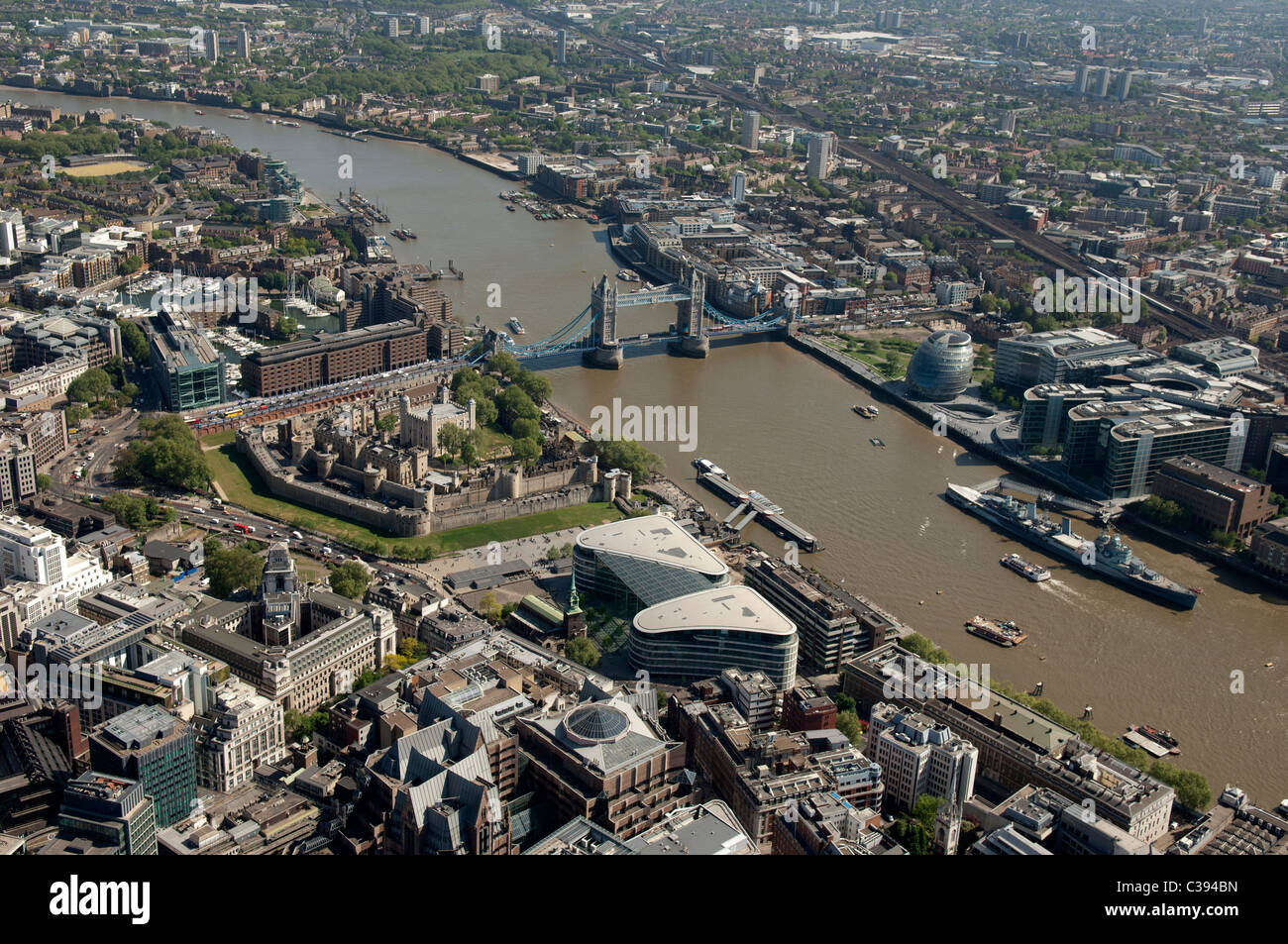 Old pictures of tower bridge hi-res stock photography and images - Alamy