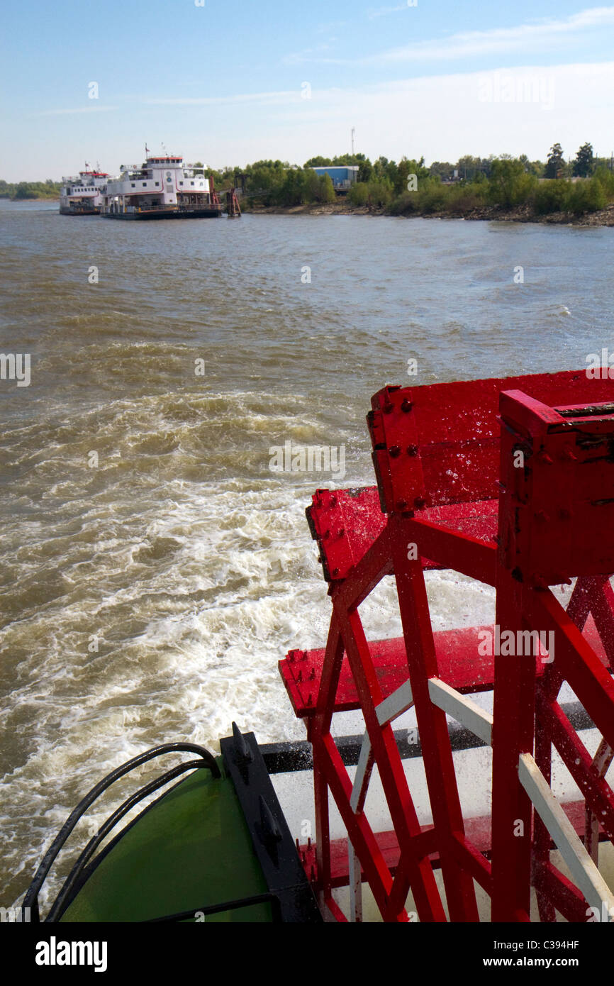 Paddle wheel of the SS. Natchez steamboat on the Mississippi River at ...